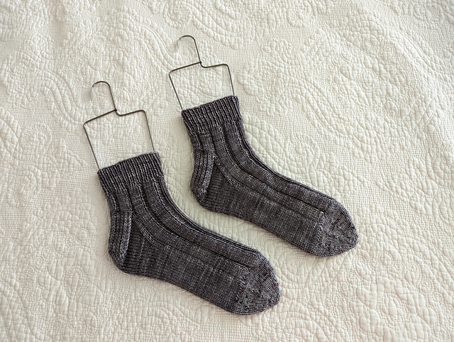 Wide Rib DK Weight Socks – Rose Opal Knits